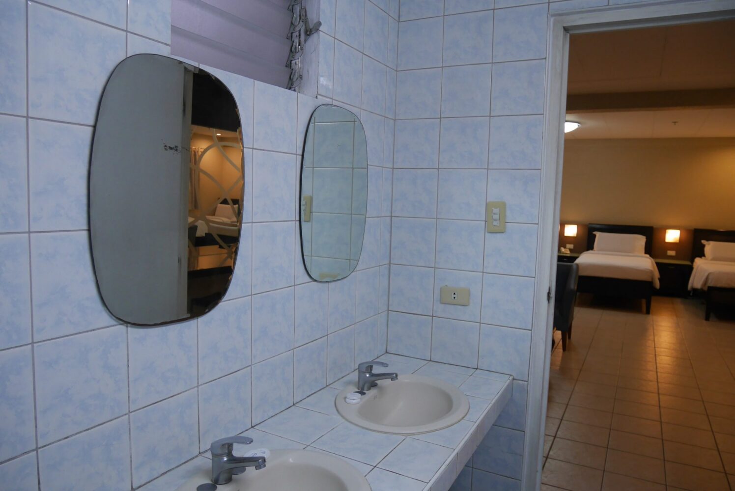 Guest Rooms - Circle Inn - Bacolod